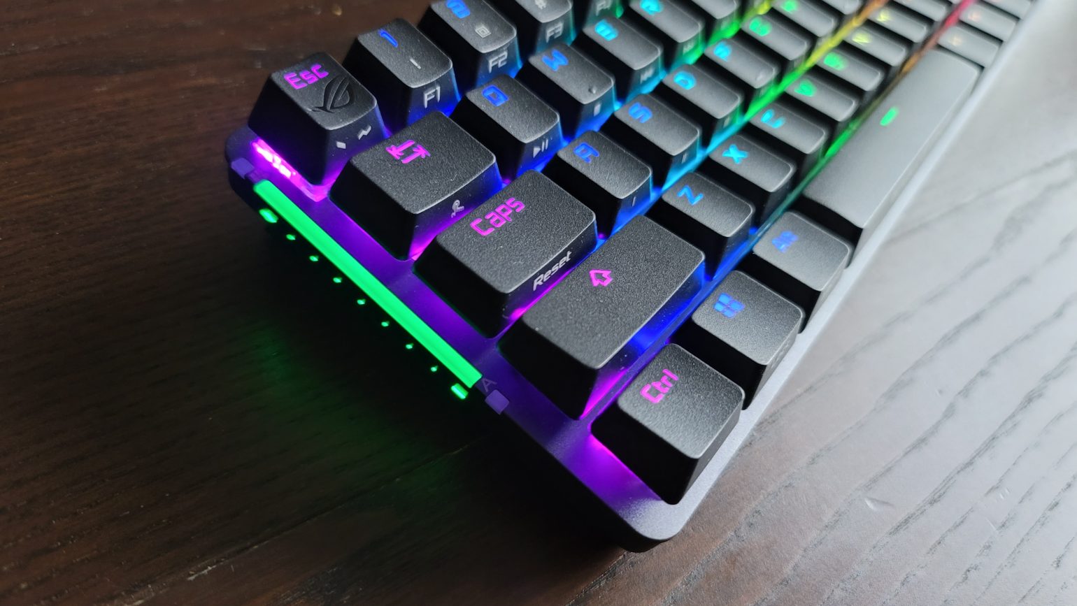 Hands-on Review: Asus ROG Falchion NX Gaming Keyboard (NX Red Switches ...